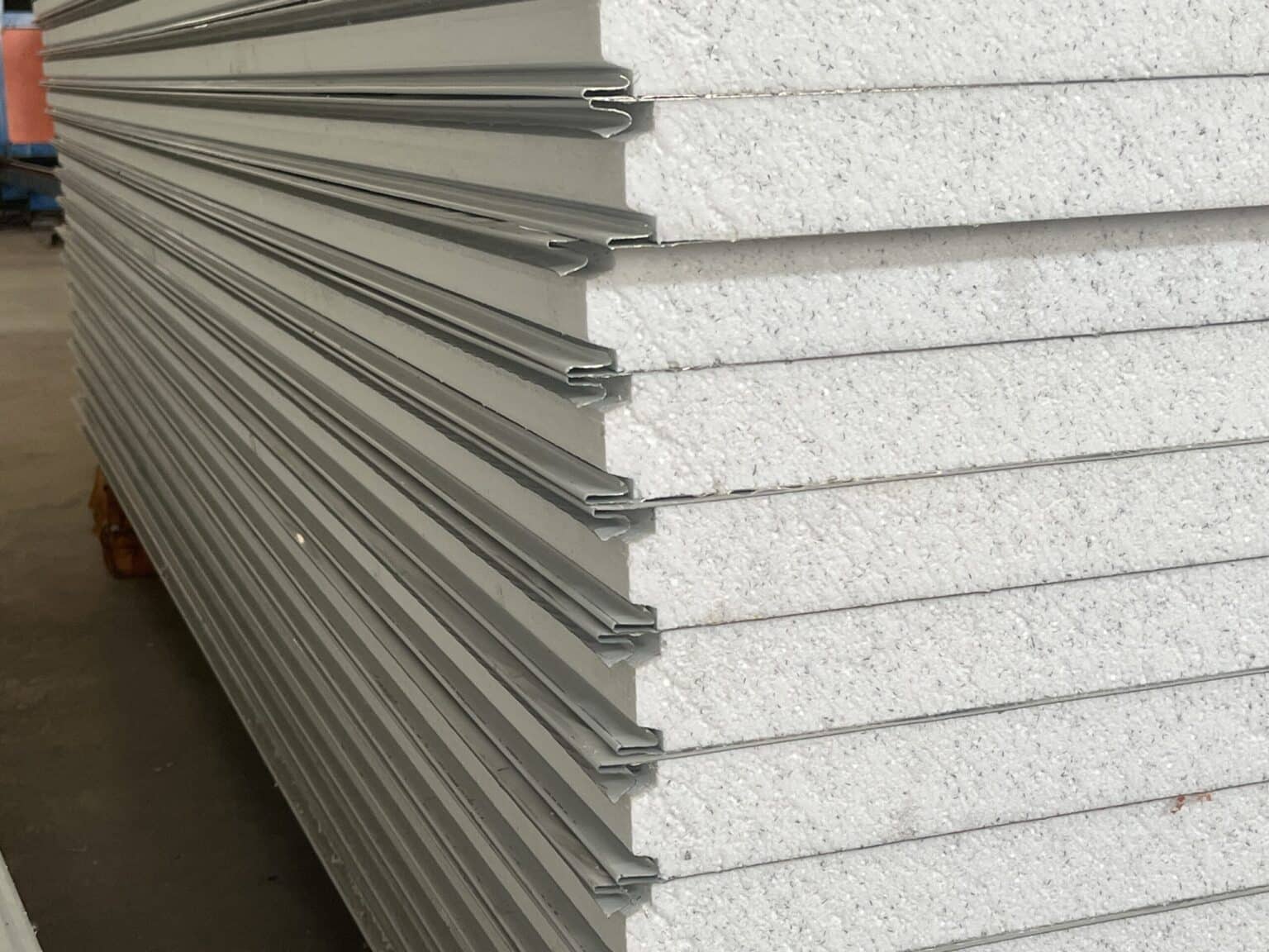 Exploring the Different Types of Insulated Panel: XFLAM vs PIR vs EPS ...